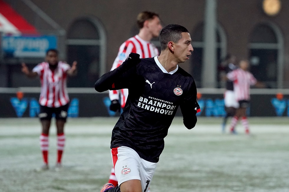 PSV - PSV wins cracker at wintry Kasteel from Sparta