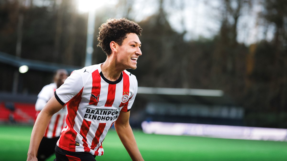 PSV - Spelersprofiel | Fabian Merién: Rustig, slim en altijd competitief