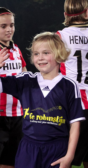 PSV - Bijzondere aftrap met FC Robinstijn