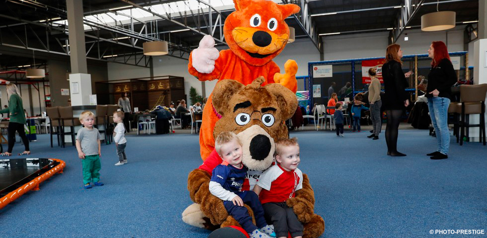 PSV - In Beeld: Phoxy Peuterspektakel