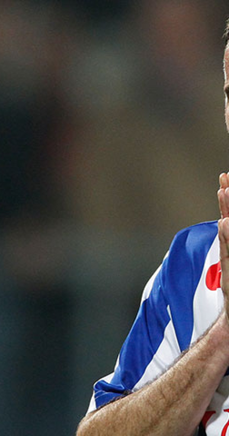 PSV - Picking up memories with stick king Gerald Sibon