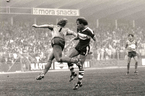 PSV - Michel Valke in de schaduw