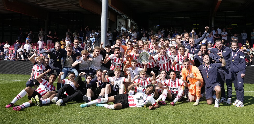 PSV - Kampioenswedstrijd | PSV O18 wint en heeft felbegeerde ticket ...