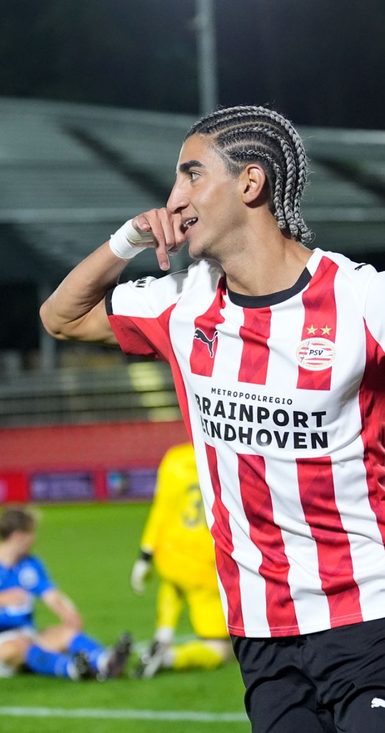 PSV - Resumen del partido | El psv U21 se impone con contundencia al FC ...