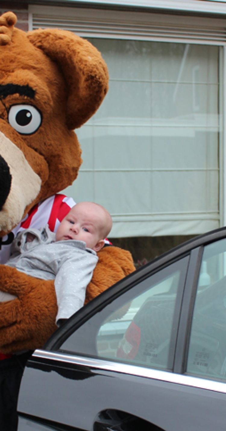 PSV - Phoxy verrast Phoxy Clublid Lisa