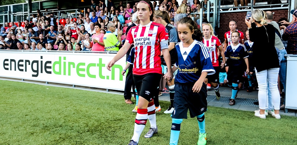 PSV - Bekerfinale: In de line-up of vlaggenparade!