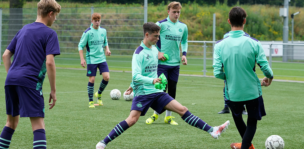 PSV - Jeugdteams PSV Academy starten met trainen