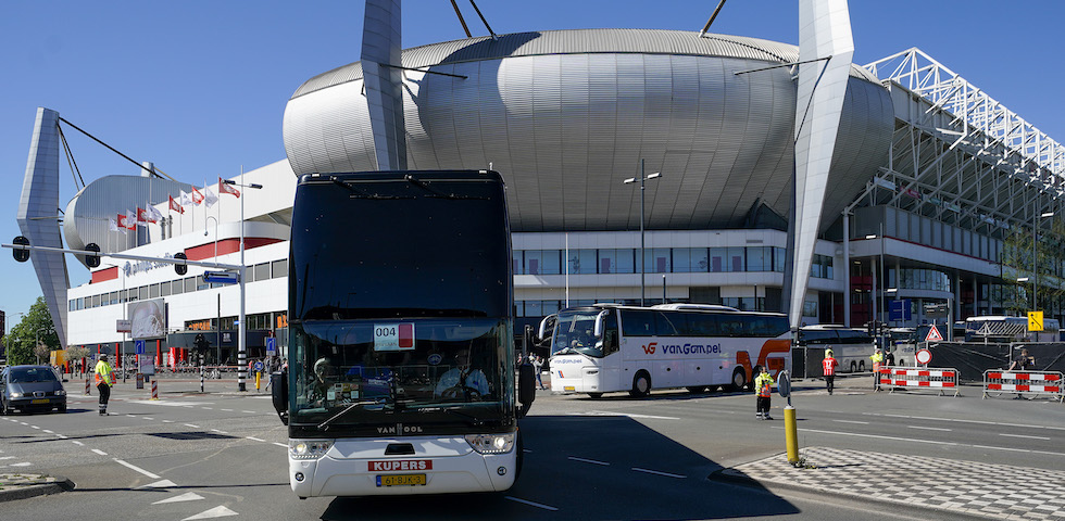 PSV - Pilot | Met PSV Direct stop je voor de deur van het Philips Stadion