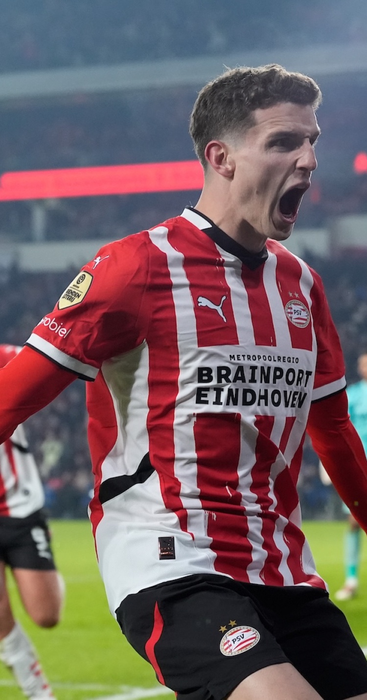 PSV - Alles over | PSV aast op 34e thuiszege tegen AZ