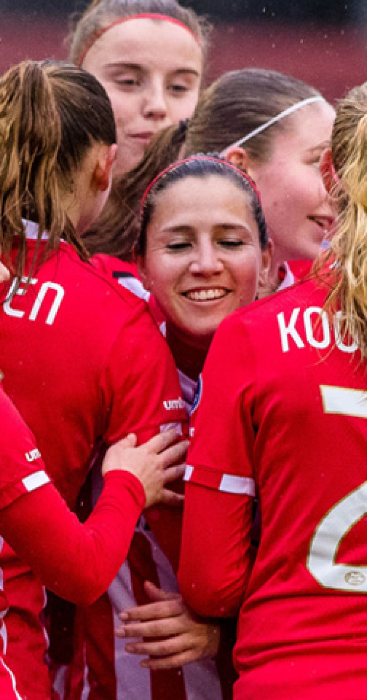 PSV - Bezoek de halve finale van PSV Vrouwen!