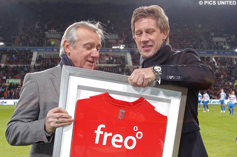PSV - Cadeau voor 2500e wedstrijd PSV
