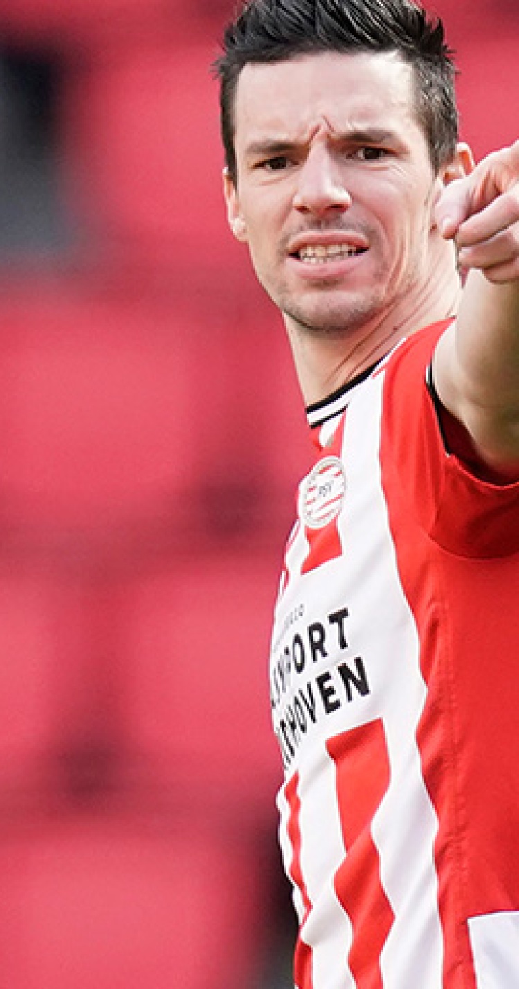 PSV - Cadeau en mijlpaal voor Viergever