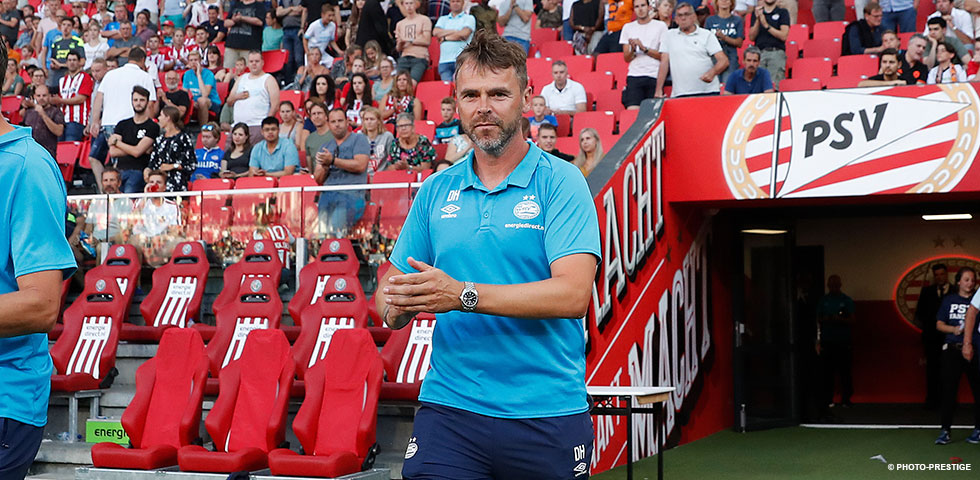 PSV - Veel vernieuwingen voor Jong PSV-coach Haar