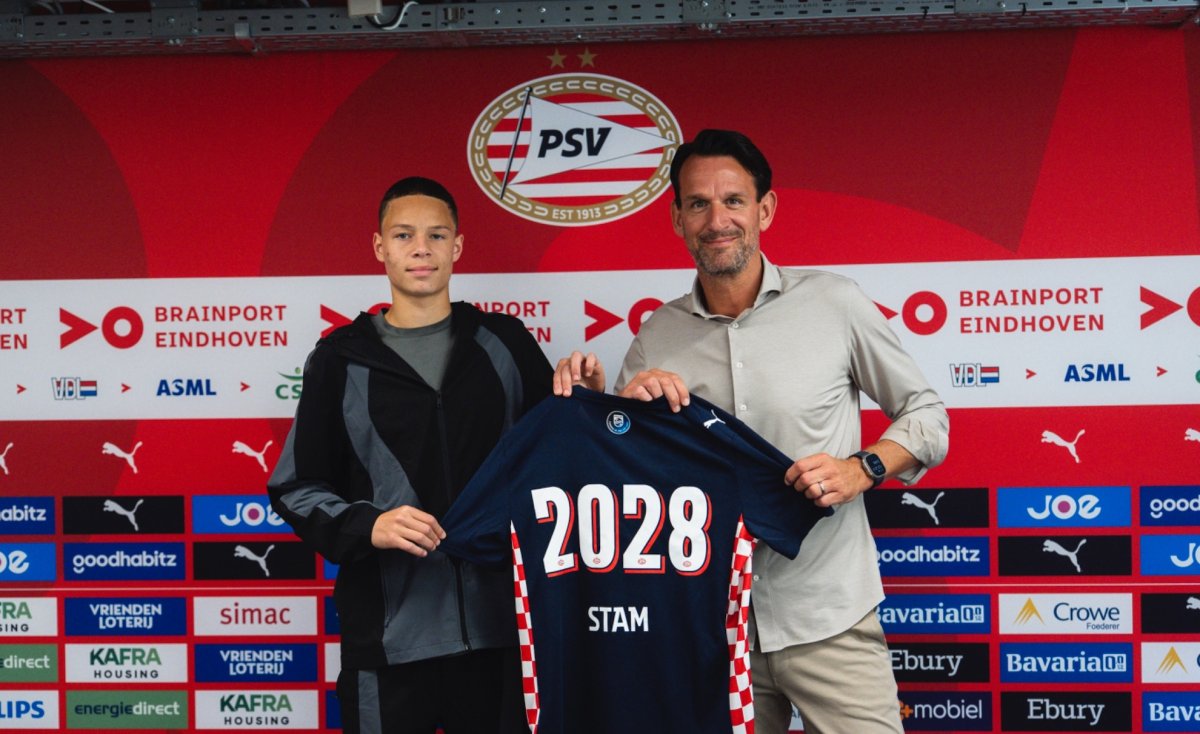 PSV - Profcontract | Dyran Stam tekent tot de zomer van 2028