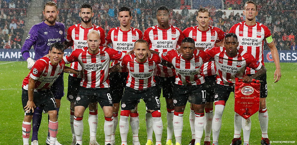 PSV - PSV begint ongewijzigd aan topper