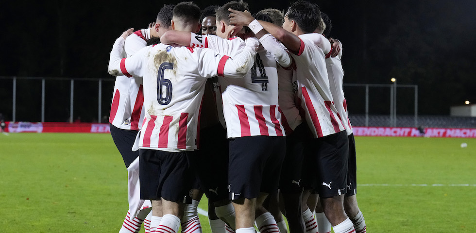 PSV - Nieuws | PSV neemt afscheid van vijftal Jong PSV-spelers