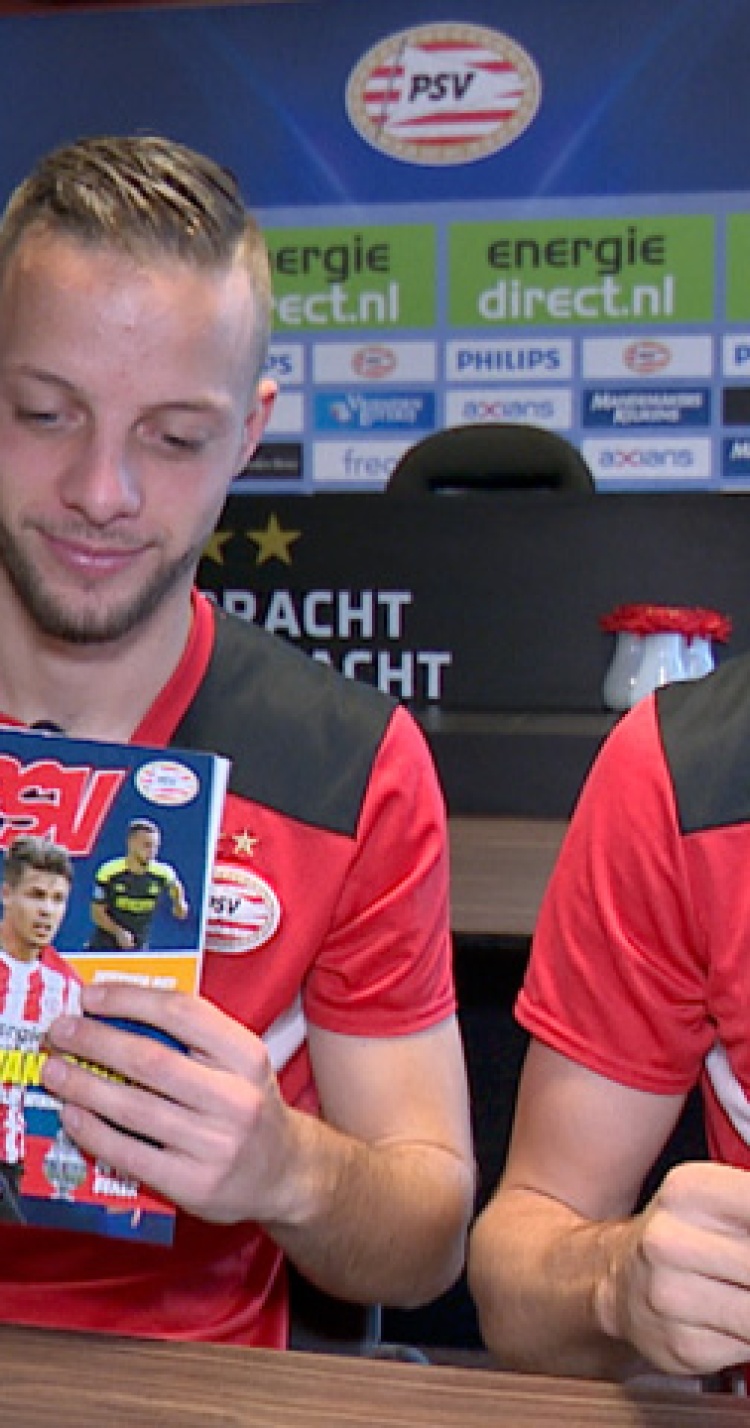 PSV - FC PSV Magazine in de bus