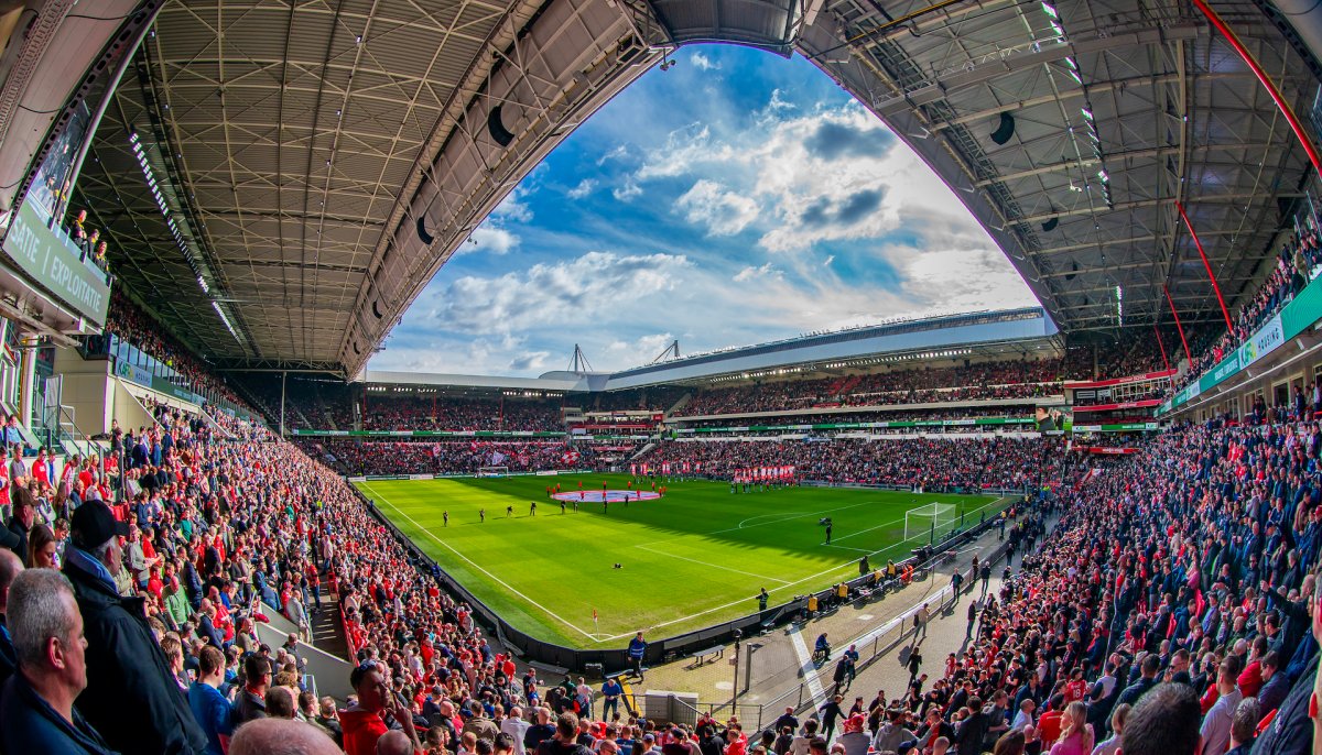 PSV - Nieuws | PSV start pilot met stadiontoegang via app