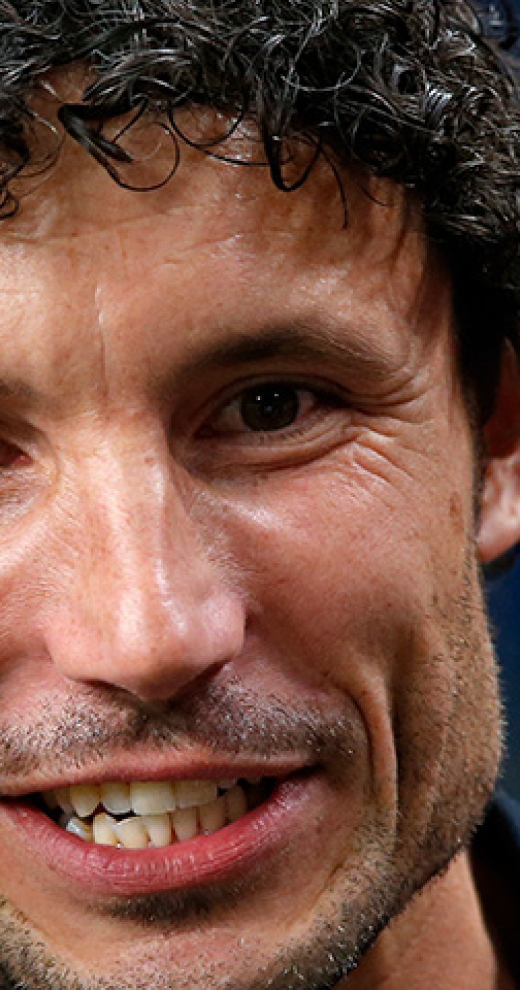 PSV - Van Bommel also individual trainer/coach