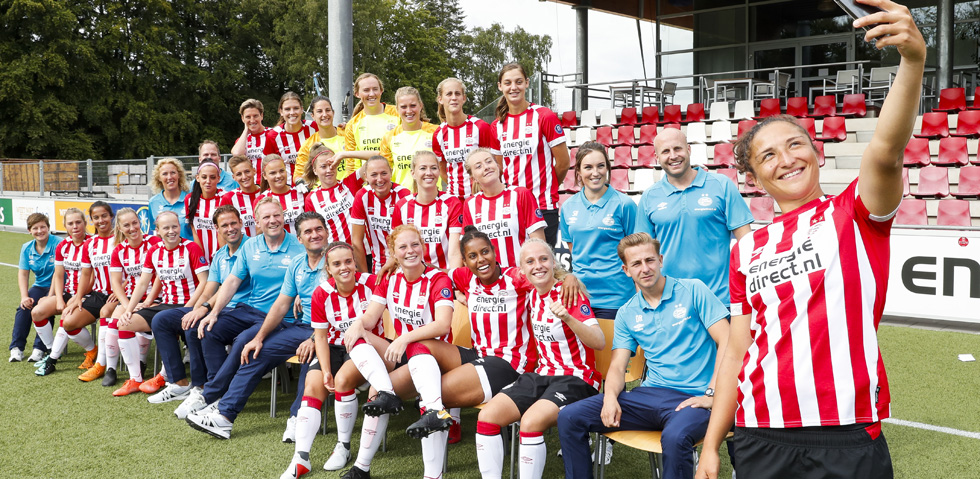 PSV - Vrouwenvoetbalmaand bij FC PSV
