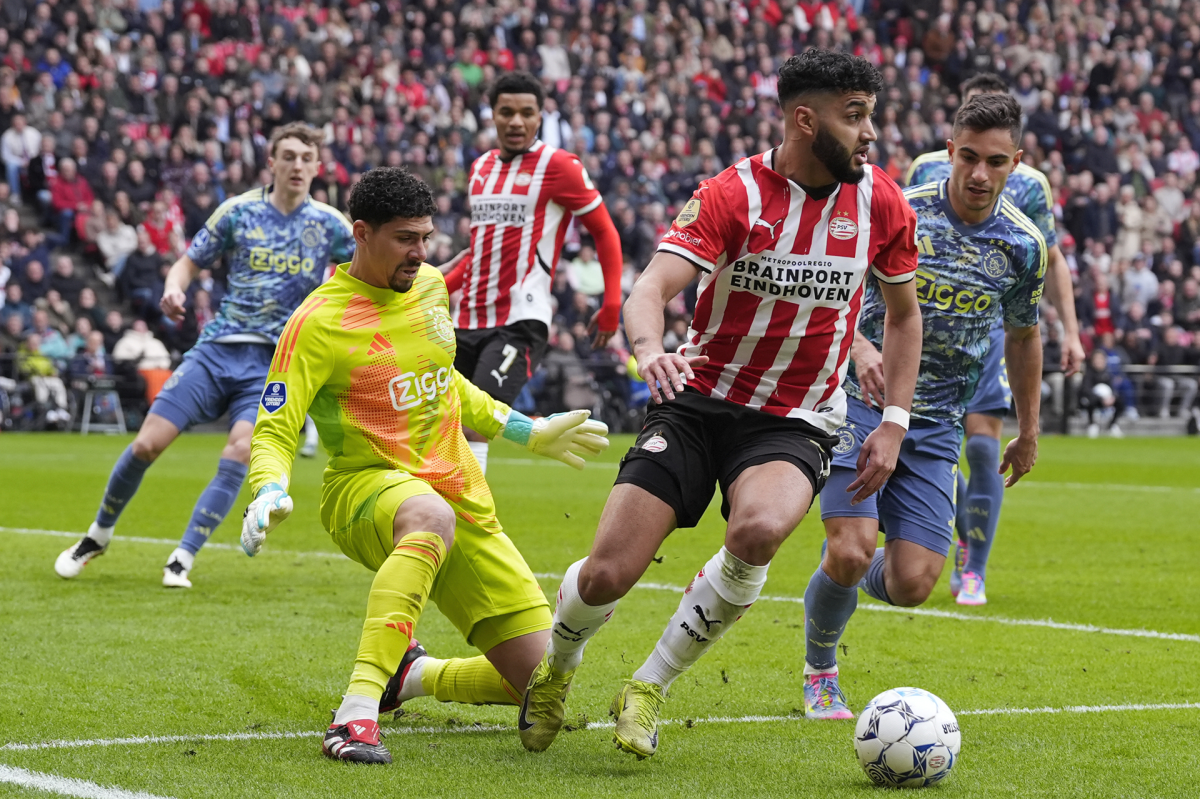 PSV - Persconferentie | ‘Zondag hebben we absoluut meer gif nodig'