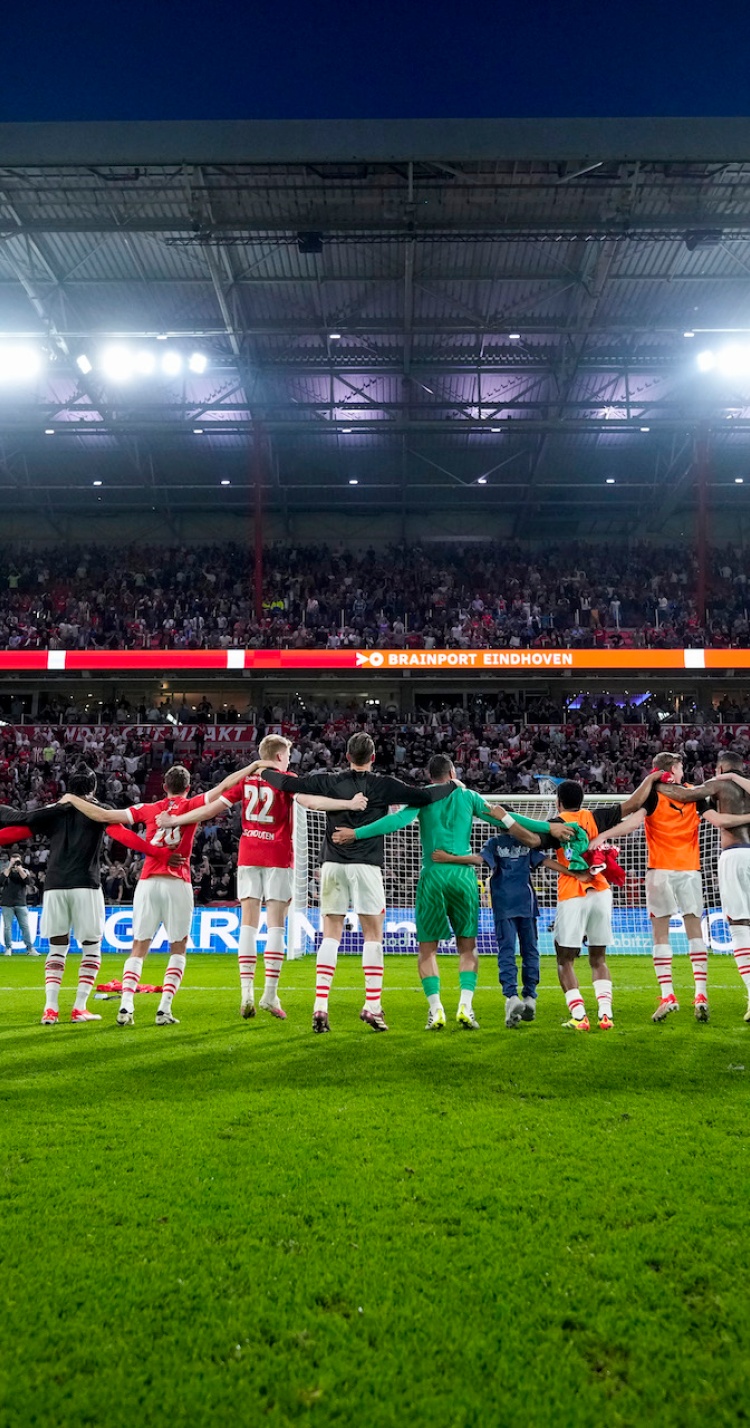 PSV - Nieuws | Ingrid Wolf en president-commissaris Robert Van der ...