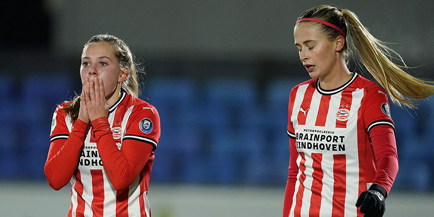 PSV - PSV Vrouwen onderuit tegen FC Barcelona bij debuut in CL