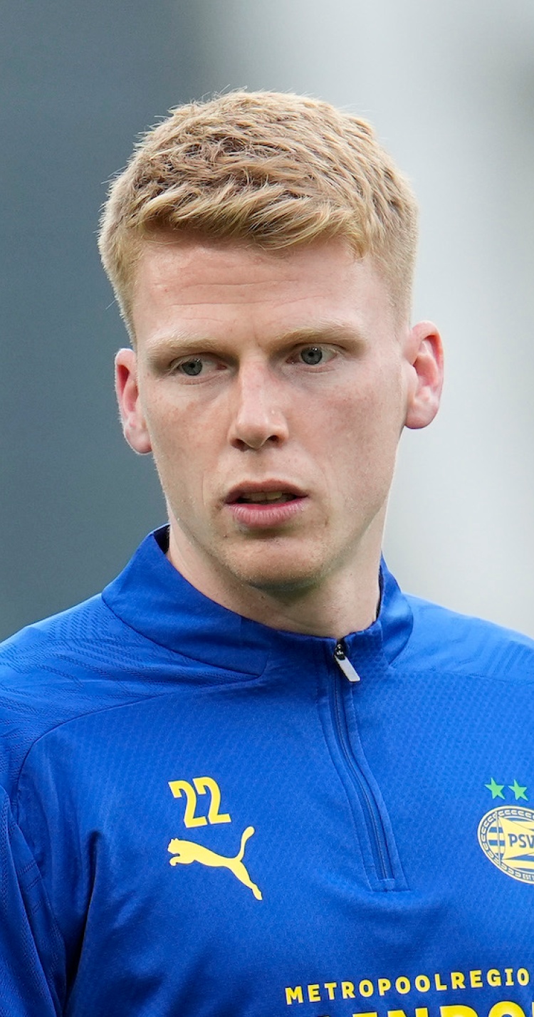 PSV - Noticias | Una lesión muscular deja fuera a Jerdy Schouten
