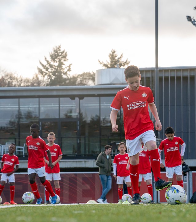 PSV - PSV Football School