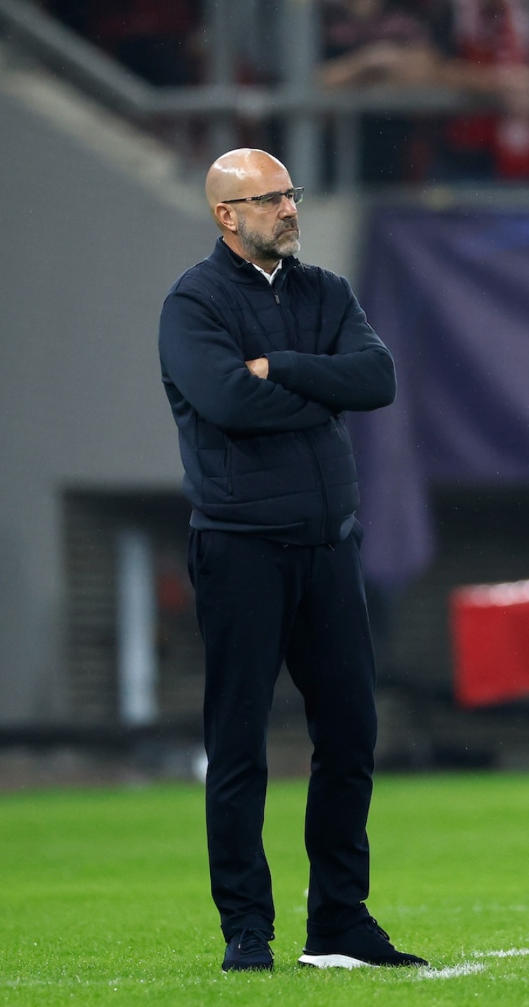 PSV - Press conference | 'Everyone is fit and fresh back, we go full ...